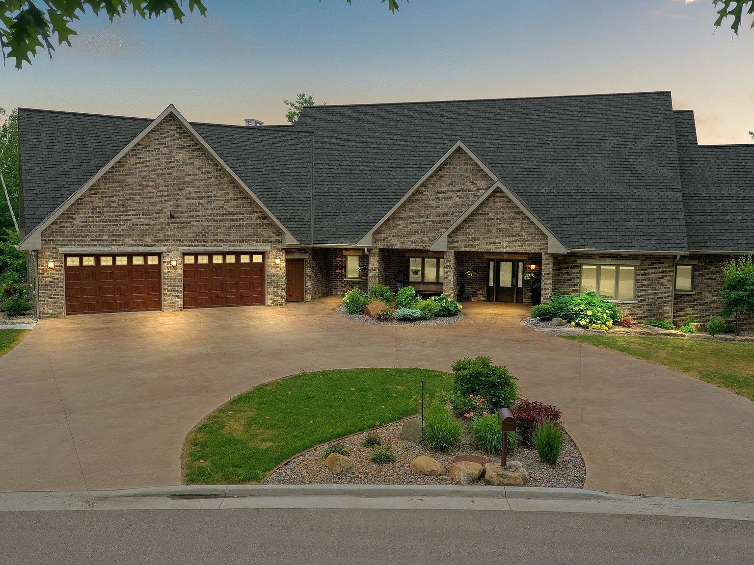 315 W Highland Dr, Oconto Falls, WI 54154 | MLS #50289931 | Zillow