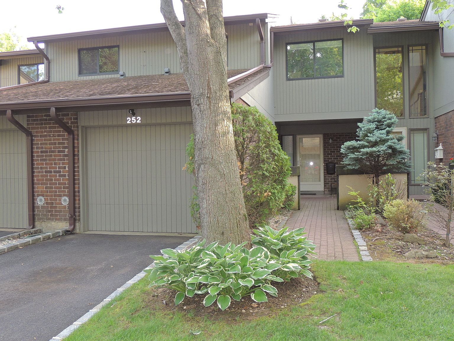 252 Hamlet Dr, Jericho, NY 11753 | Zillow