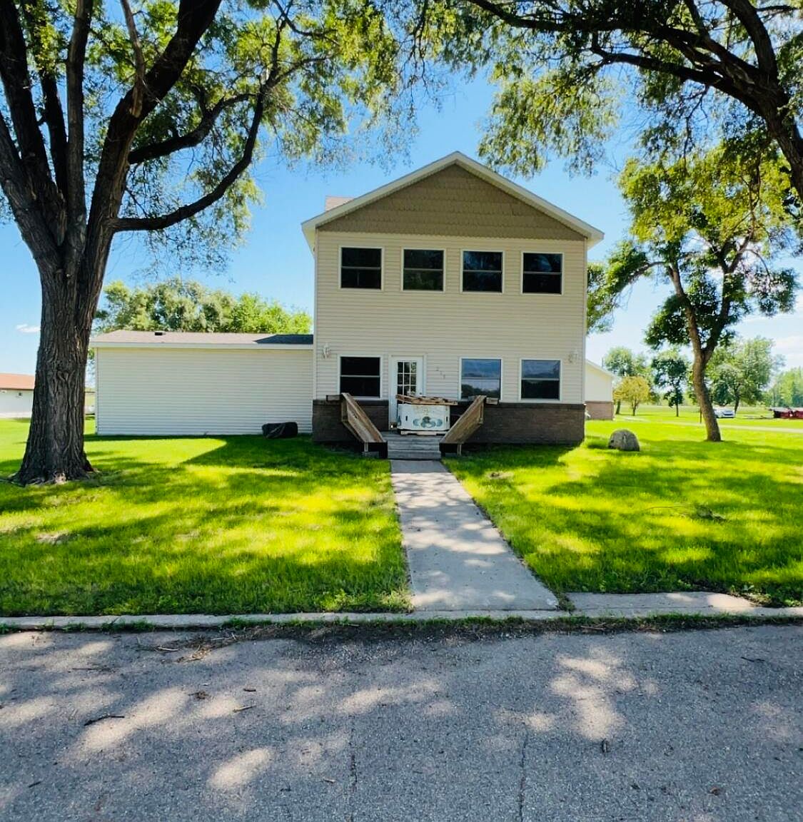 219 Westfall St S, Beardsley, MN 56211 | MLS #35-566 | Zillow