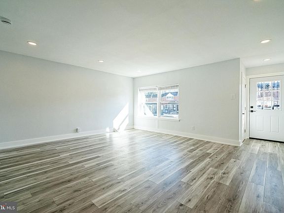 3727 W Country Club Rd, Philadelphia, PA 19131 | MLS #PAPH2449542 | Zillow