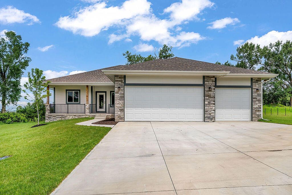 1321 Copper Mountain Dr, Crescent, IA 51526 | Zillow