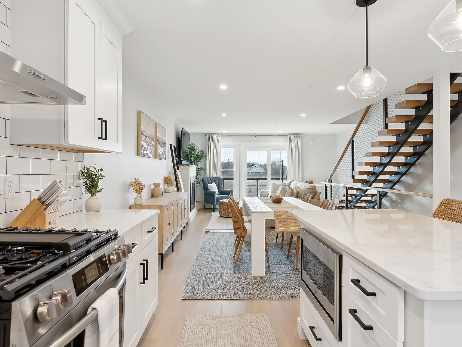 10 Overlook Dr #8, Old Orchard Beach, ME 04064 | Zillow