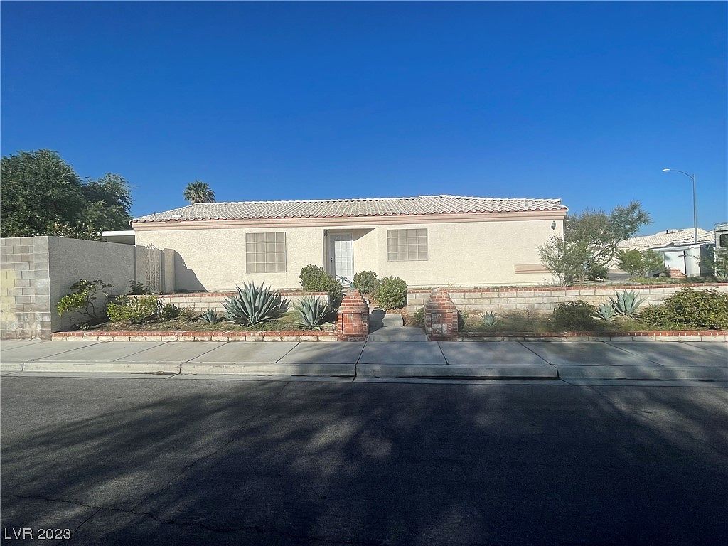 8137 Cimarron Ridge Dr, Las Vegas, NV 89128 | MLS #2529924 | Zillow