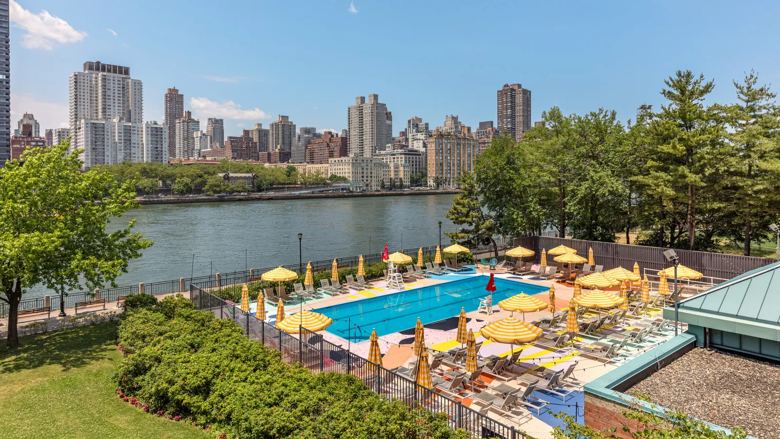 Manhattan Park at 10 River Road in Roosevelt Island : Sales, Rentals ...