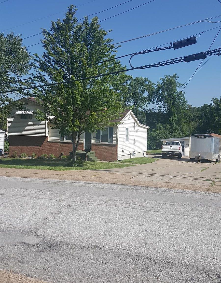 10519 Hobday Ave, Saint Ann, MO 63074 | Zillow