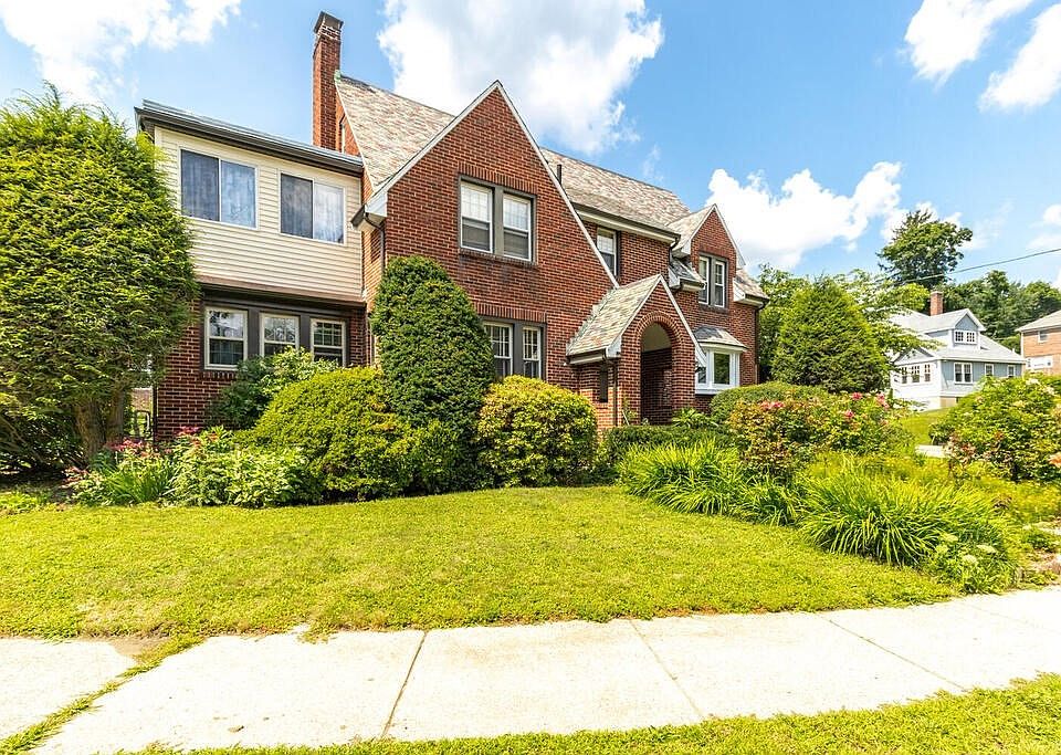 70 Traincroft, Medford, MA 02155 | Zillow