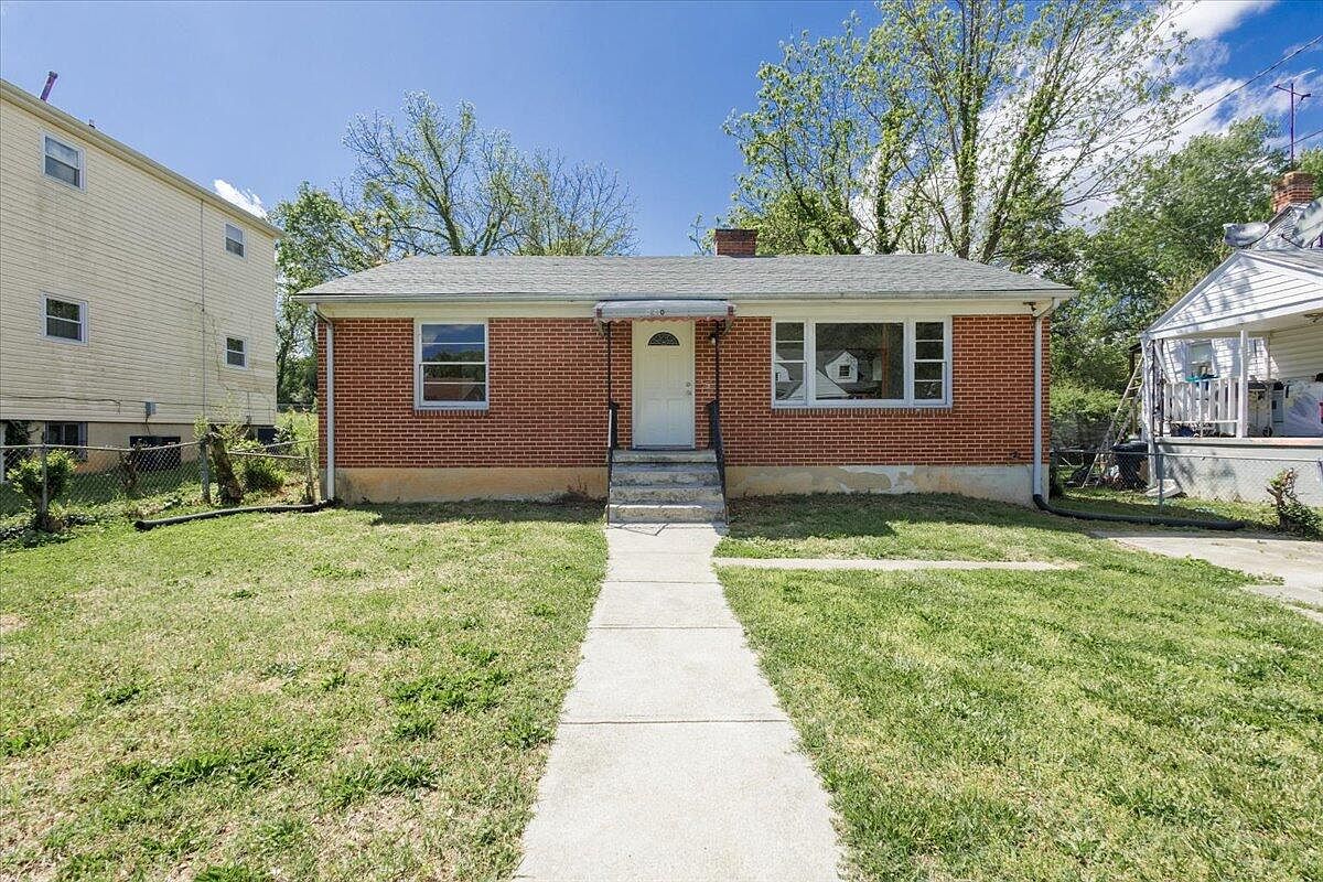 1210 Crescent St NW, Roanoke, VA 24017 | Zillow