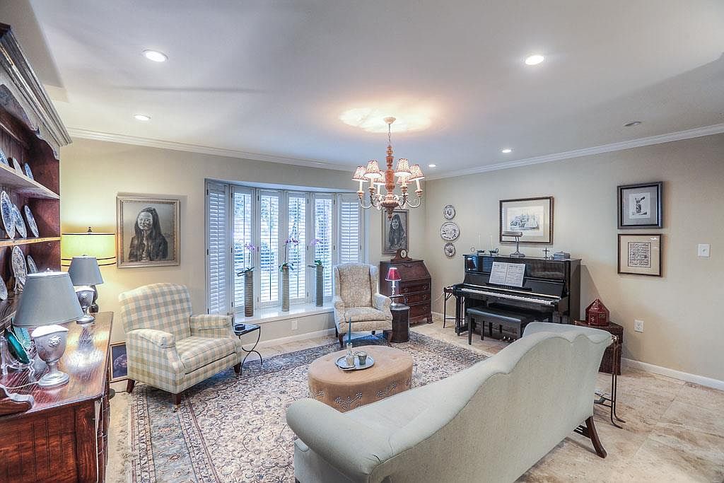 8946 Chatsworth Dr #8946, Houston, TX 77024 | Zillow