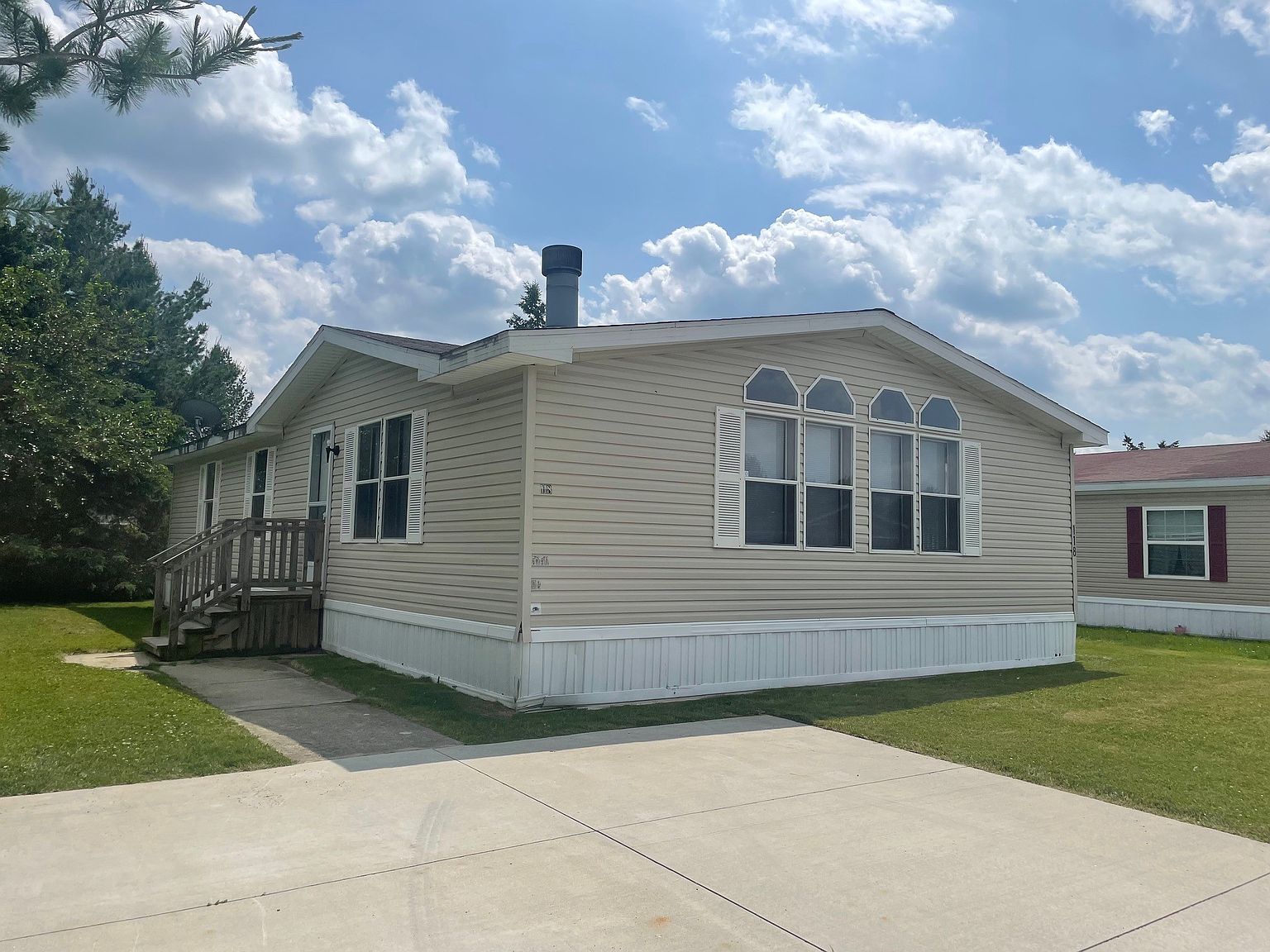118 Oak Ln 118 Flint Mi 48506 Zillow