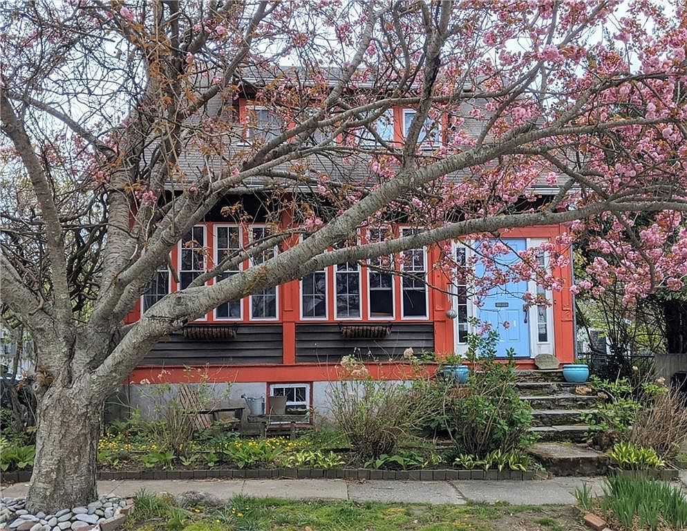 24 Canonicus Ave, Newport, RI 02840 | Zillow