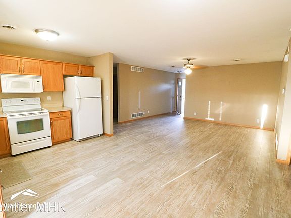 524 Stone Pointe Dr, Manhattan, KS 66503 | Zillow