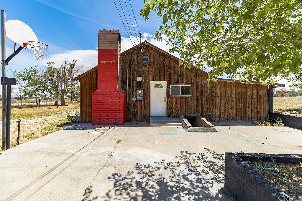 4531 Smoke Tree Rd, Phelan, CA 92371 | Zillow