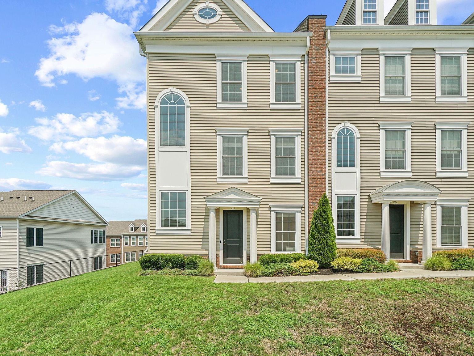 221 Roosevelt Dr, Wood Ridge, NJ 07075 | Zillow