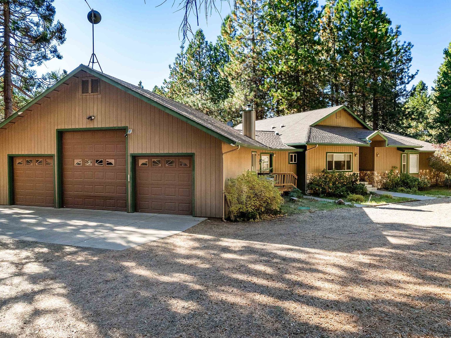 1138 Deetz Rd, Mount Shasta, CA 96067 | Zillow