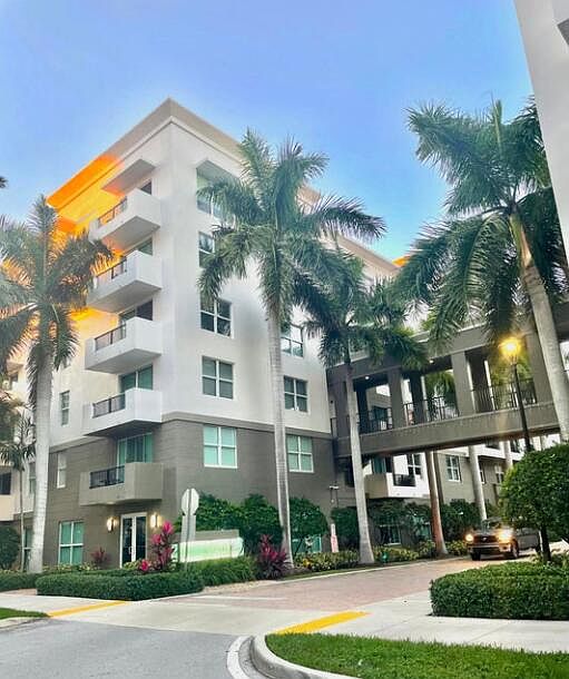 2421 NE 65th St APT 501, Fort Lauderdale, FL 33308 | MLS #RX-10956235 ...
