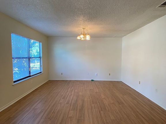 805 SE 4th St APT 106, Grand Prairie, TX 75051 | Zillow