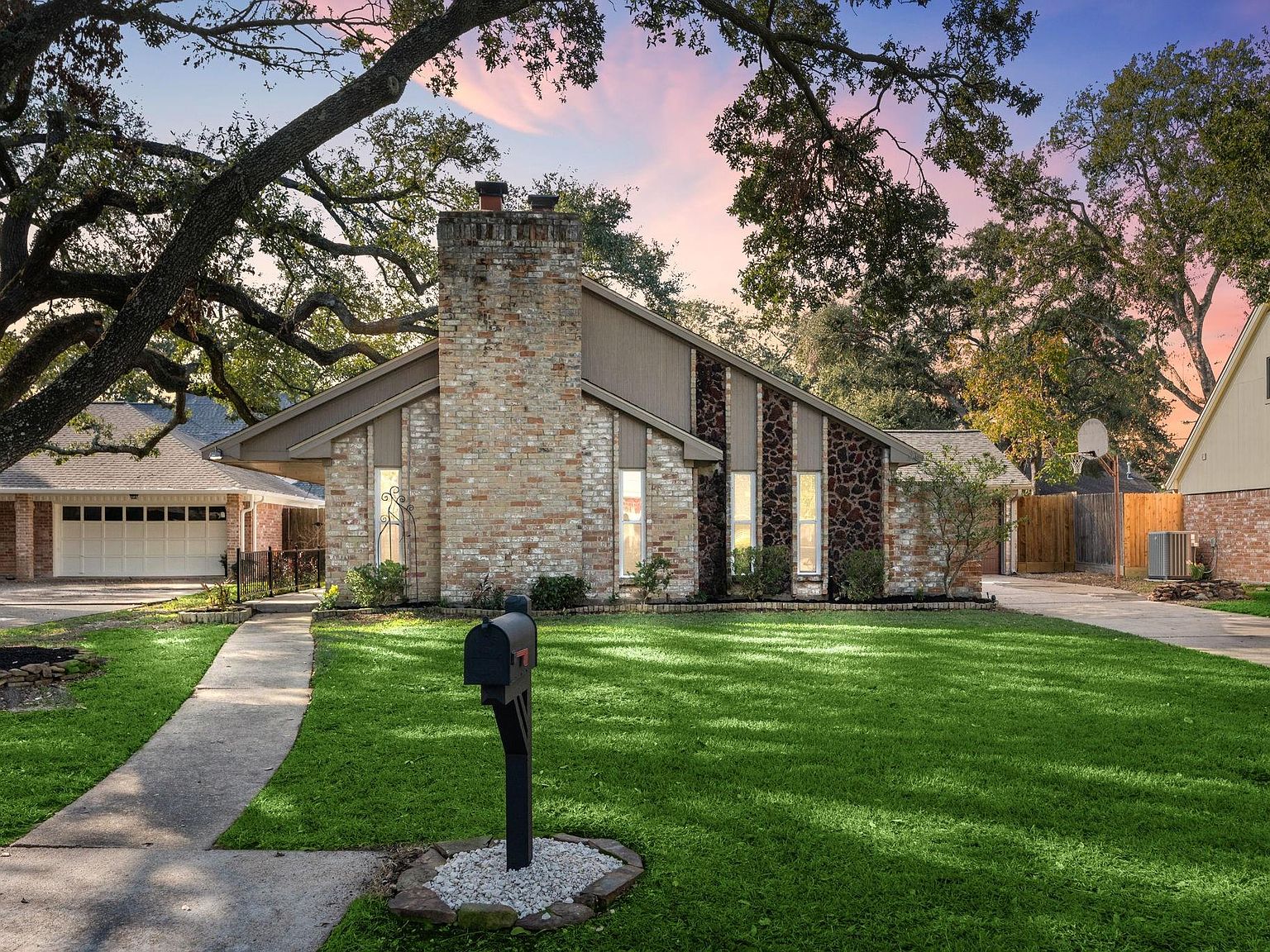 2923 Kevin Ln, Houston, TX 77043 | MLS #76737492 | Zillow