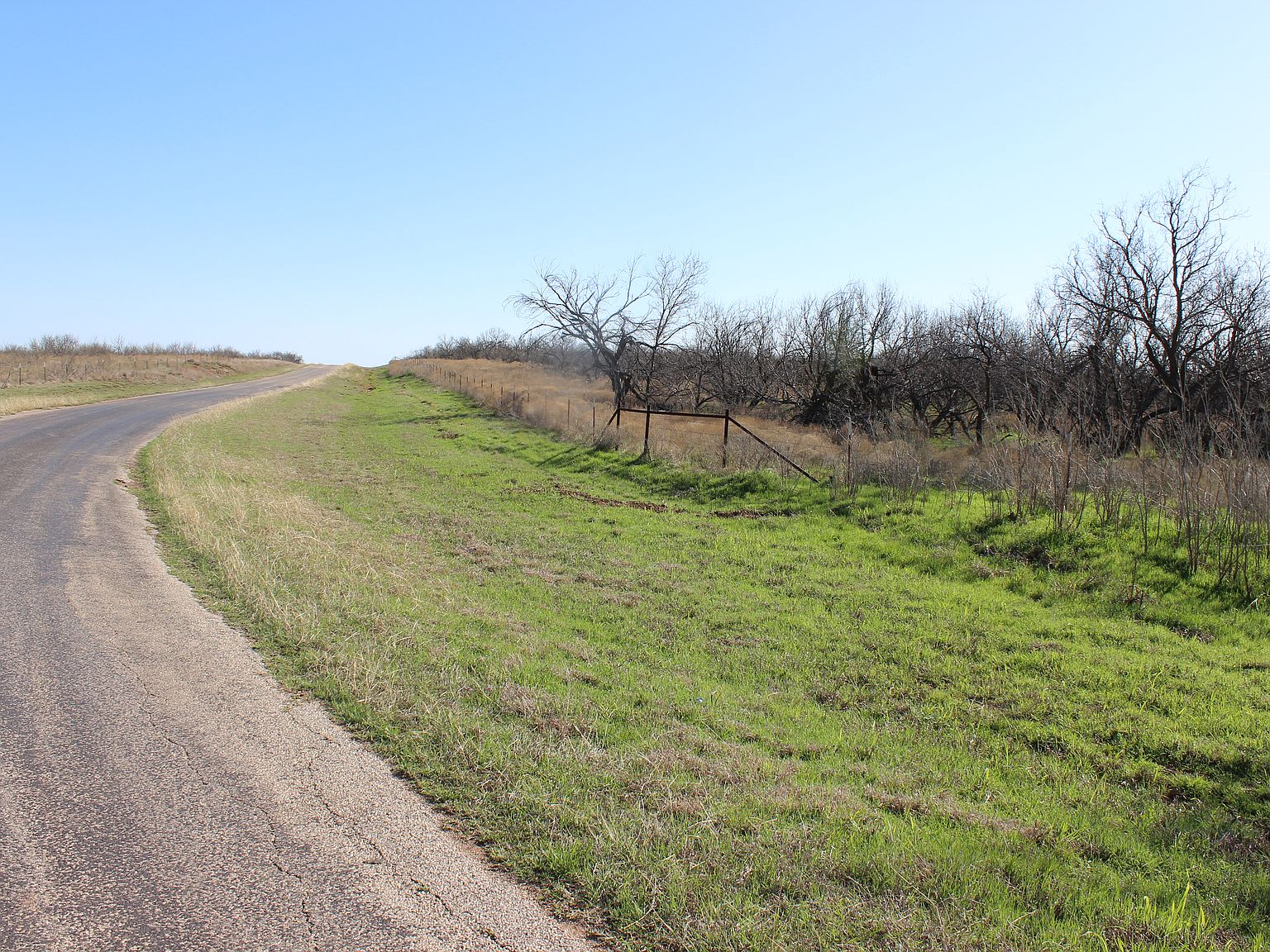 1 Cemetery Rd, Dundee, TX 76366 | Zillow