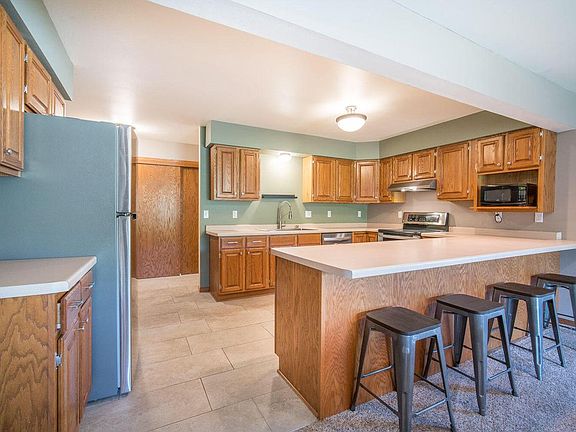 332 Scenic Ct UNIT 1, Slinger, WI 53086 | MLS #1835673 | Zillow