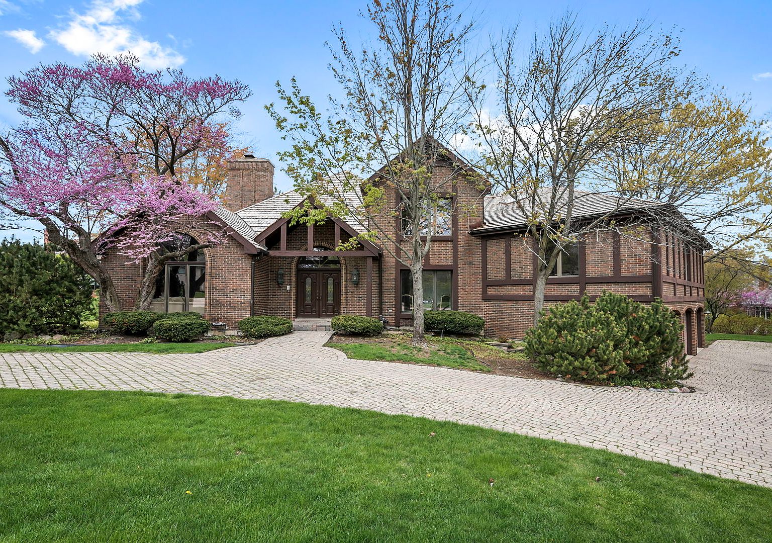 1906 Midwest Club Pkwy, Oak Brook, IL 60523 | MLS #11772141 | Zillow