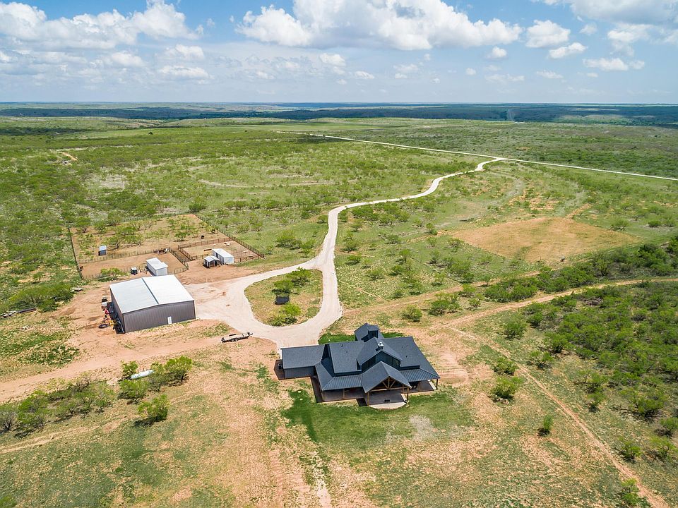 5955 83rd Hwy, Shamrock, TX 79079 | MLS #23-3381 | Zillow
