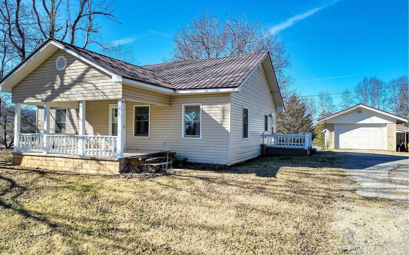 207 Bell St, Hiawassee, GA 30546 | Zillow