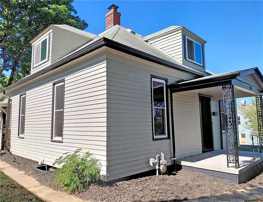 2314 S 19th St, Saint Joseph, MO 64503 | MLS #2579727 | Zillow