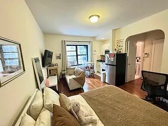 Fran Lebowitz Buys New Place in Chelsea for $3.1M | StreetEasy