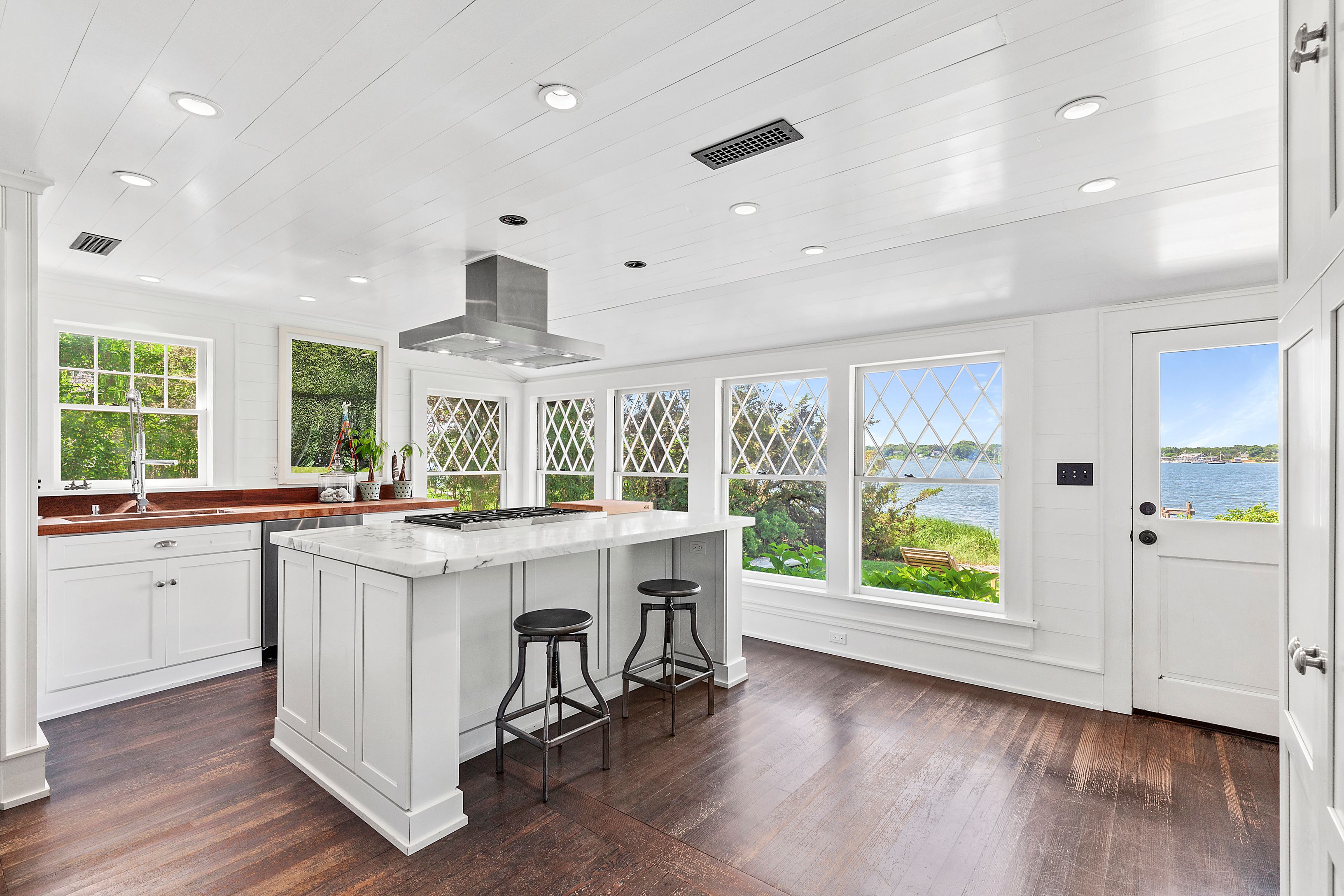 124 Towd Point Rd, Southampton, NY 11968 | Out East