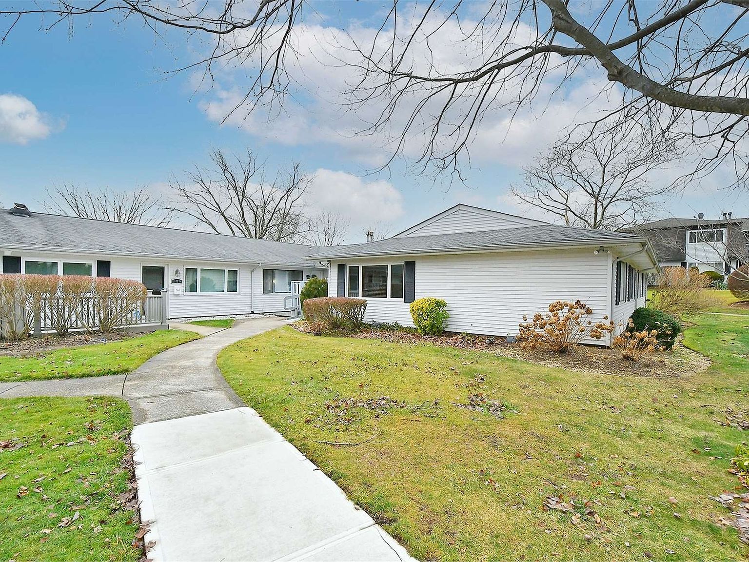 111 Feller Drive UNIT 111, Central Islip, NY 11722 | Zillow