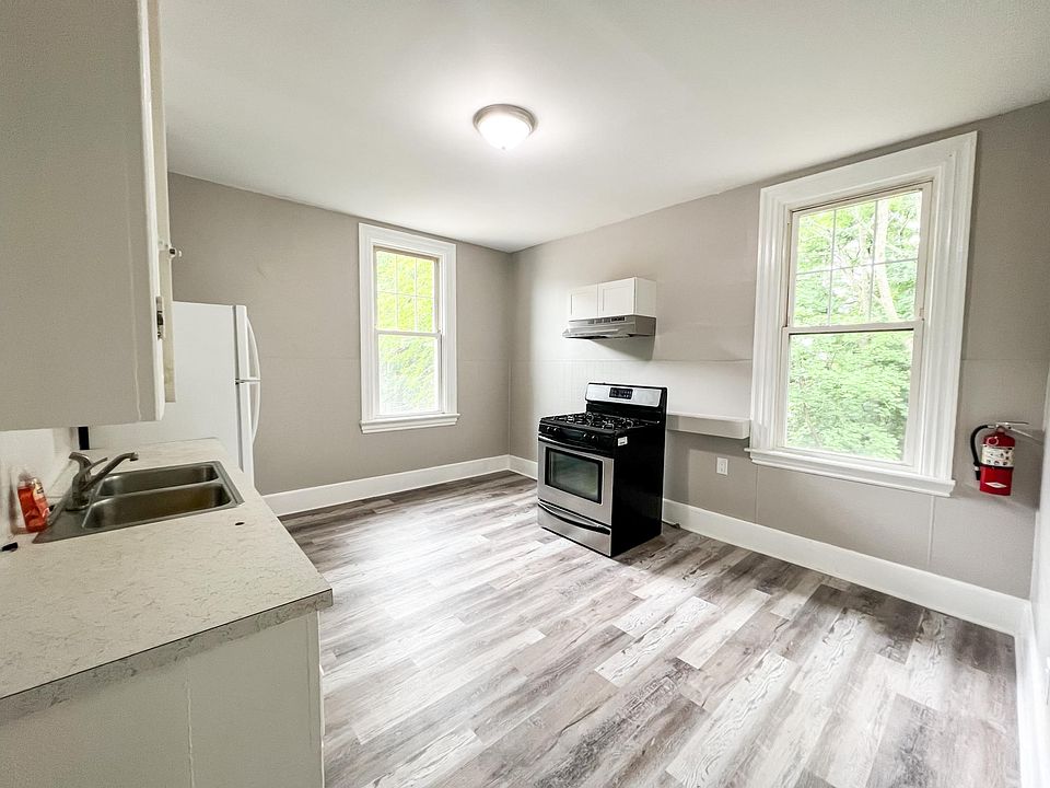 Wood Ave - 79 Wood Ave Woonsocket RI | Zillow