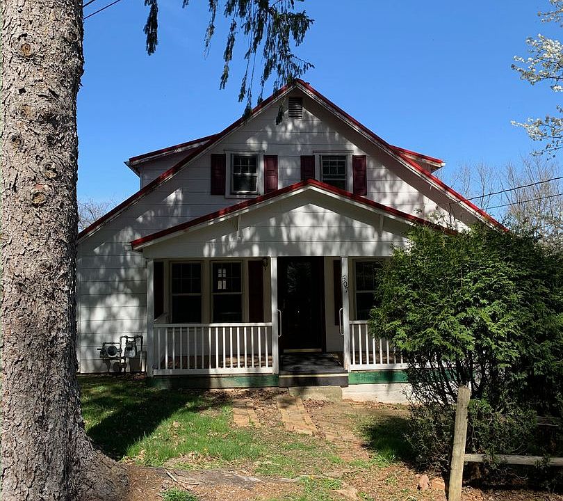 507 S Lewis St, Glenville, WV 26351 | Zillow