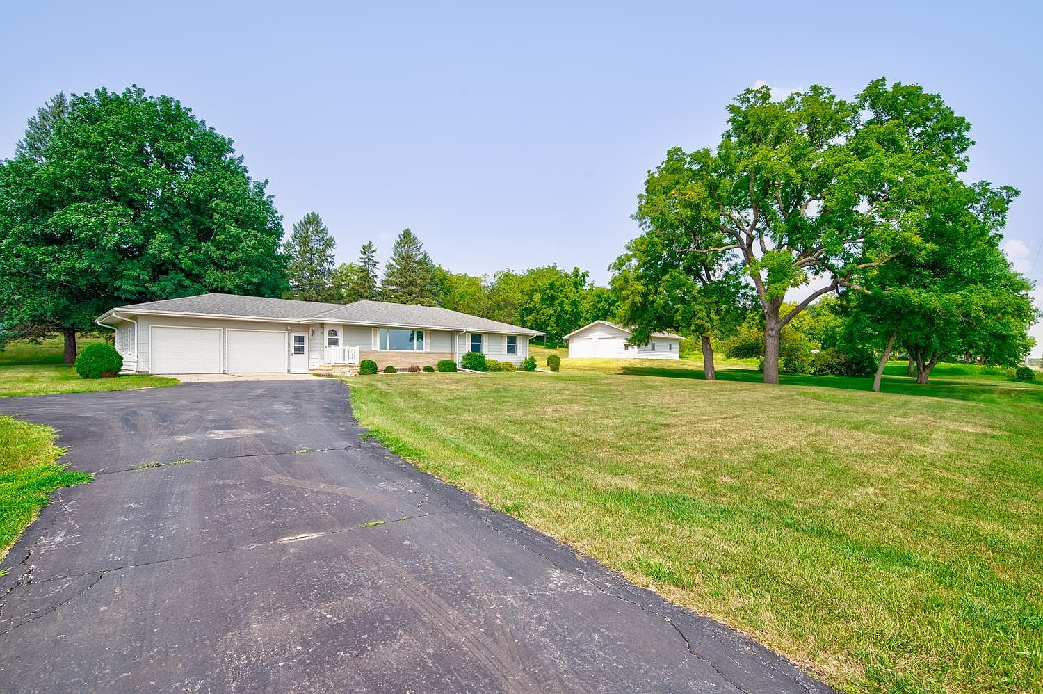 181-181 Highway 4 N, Wallingford, IA 51365 | Zillow