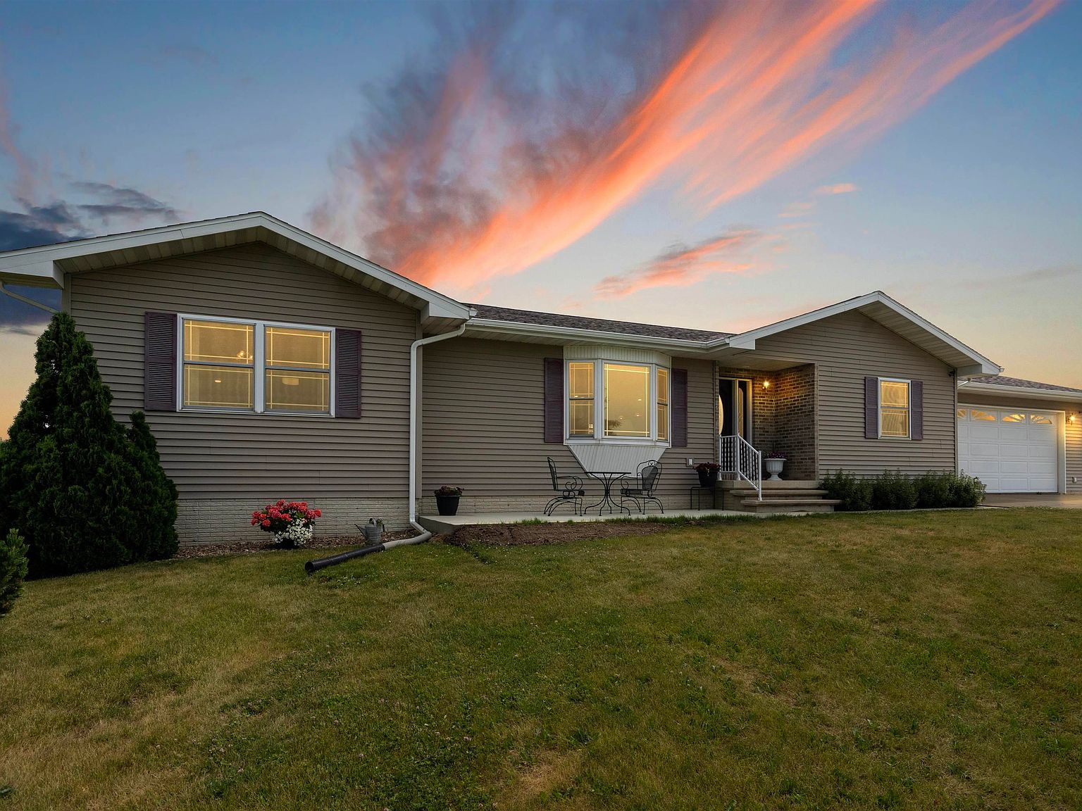 1426 N Ave, Stanley, IA 50671 | Zillow