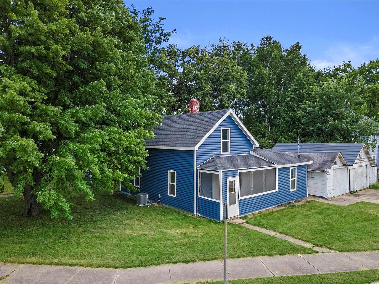 306 Jones AVENUE, Fort Atkinson, WI 53538 | Zillow