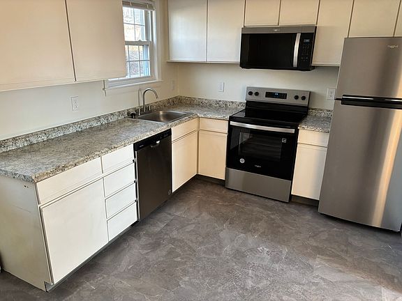 15 Park Ave #8, Foxboro, MA 02035 | Zillow