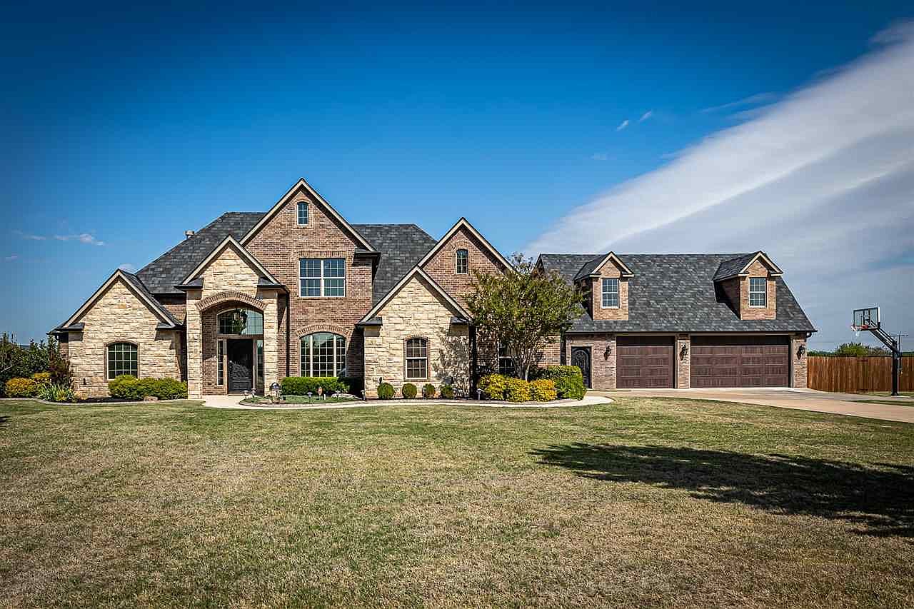 1216 NE Wisteria Ln, Elgin, OK 73538 | Zillow