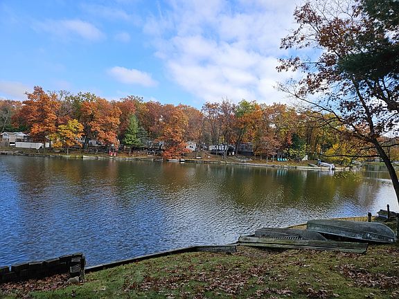 4/68 Woodhaven Lakes, Sublette, IL 61367 | Zillow