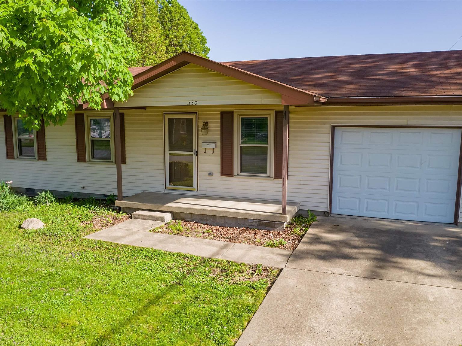 330 Dearborn St, Tipton, IN 46072 | Zillow