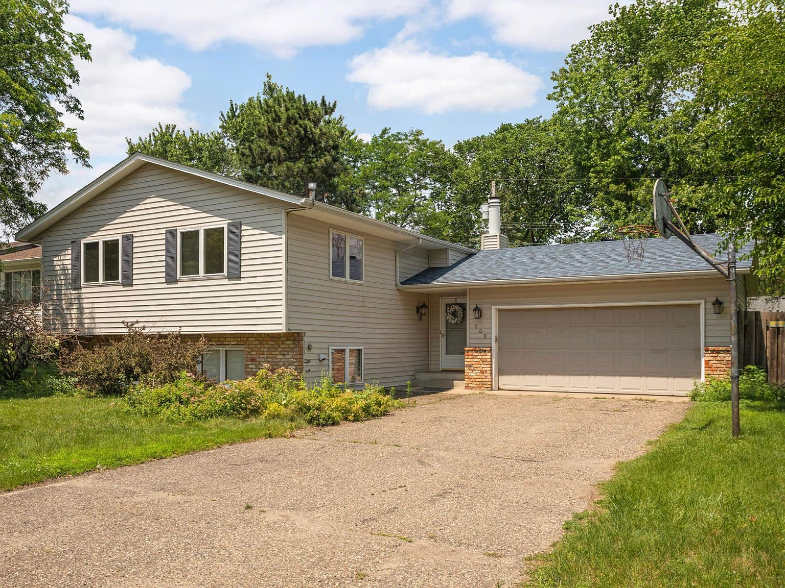 209 Dennison Ave, Shoreview, MN 55126 | Zillow