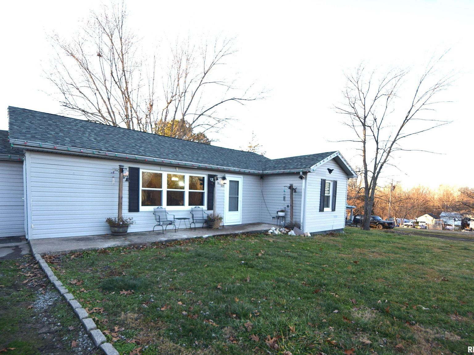 305 S Logan St, Creal Springs, IL 62922 | MLS #EB451853 | Zillow