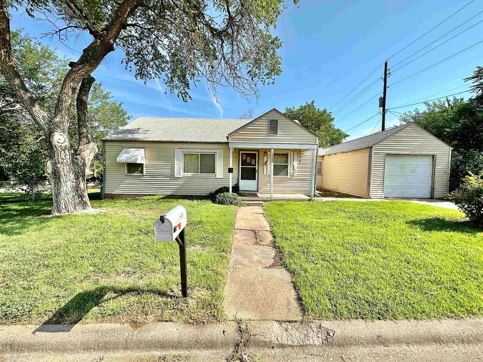 1400 Bobbie St, Augusta, KS 67010 | Zillow