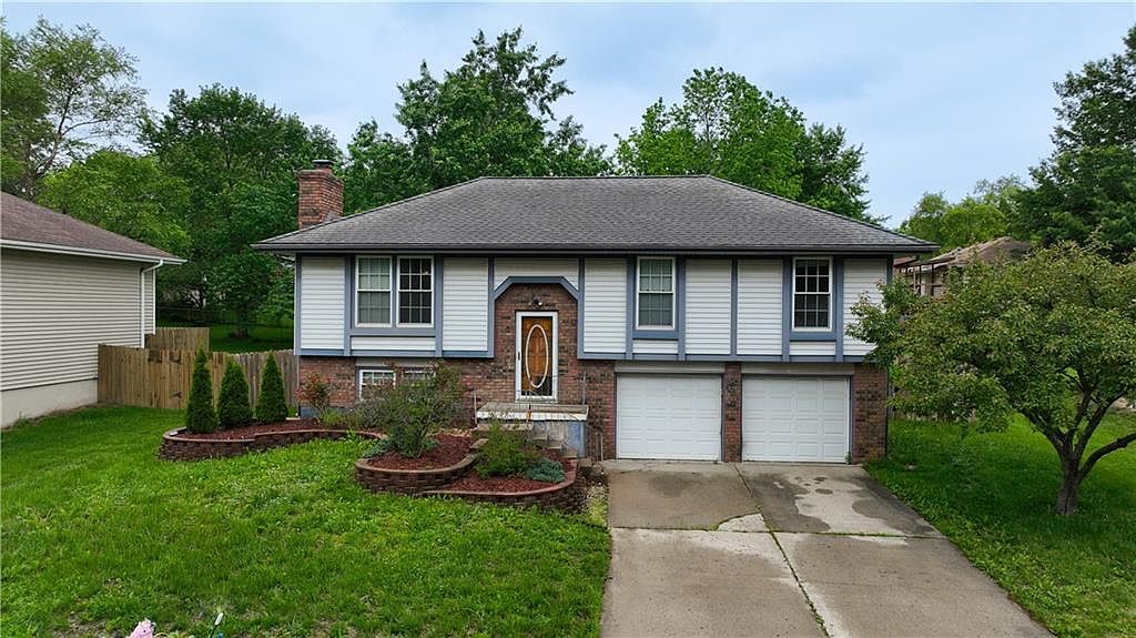 7724 N Stoddard Ave, Kansas City, MO 64152 | Zillow