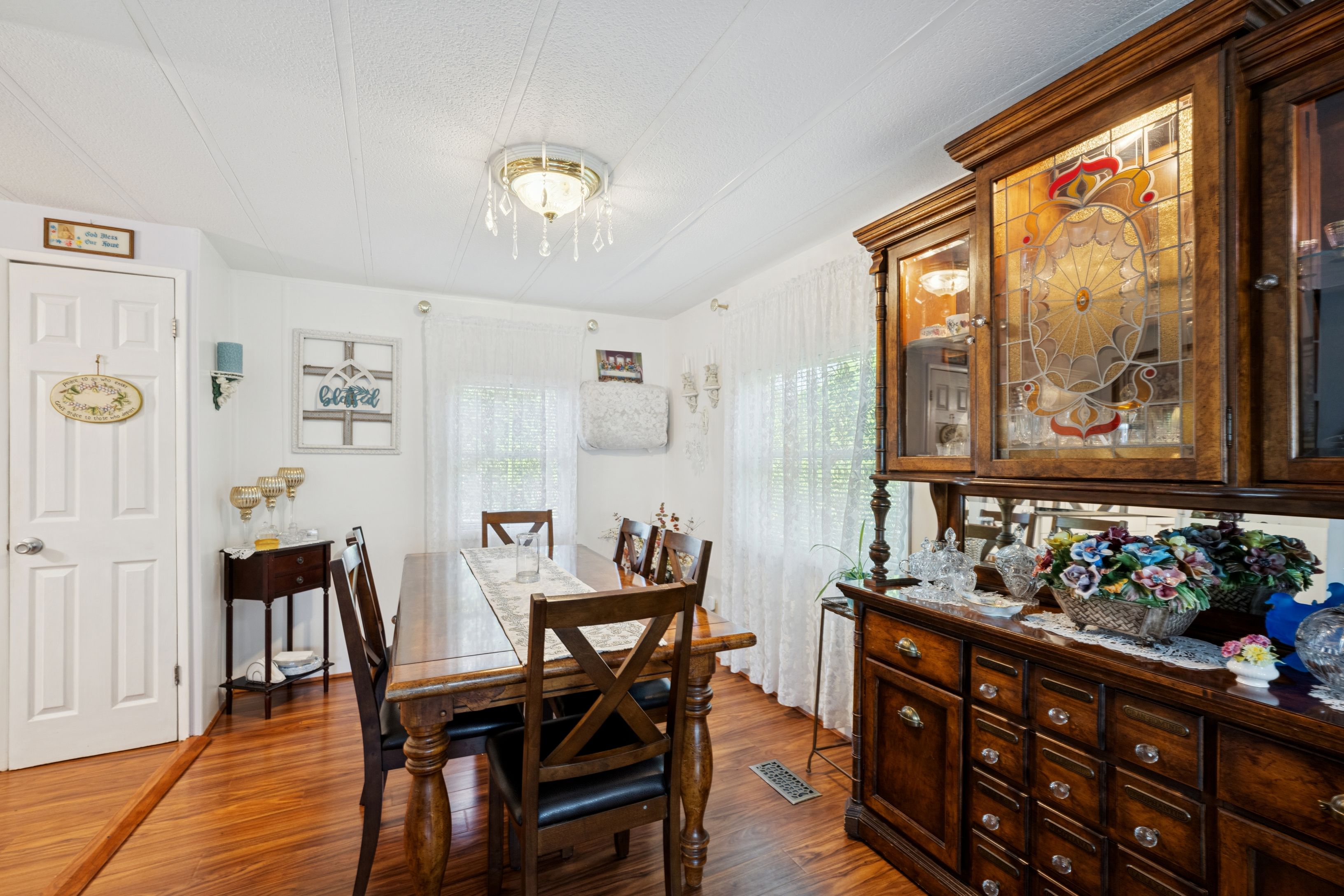 1661 Old Country Rd, Riverhead, NY 11901 | Out East