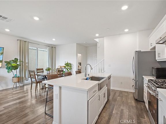 27627 Sawtooth Ln, Santa Clarita, CA 91387 | Zillow