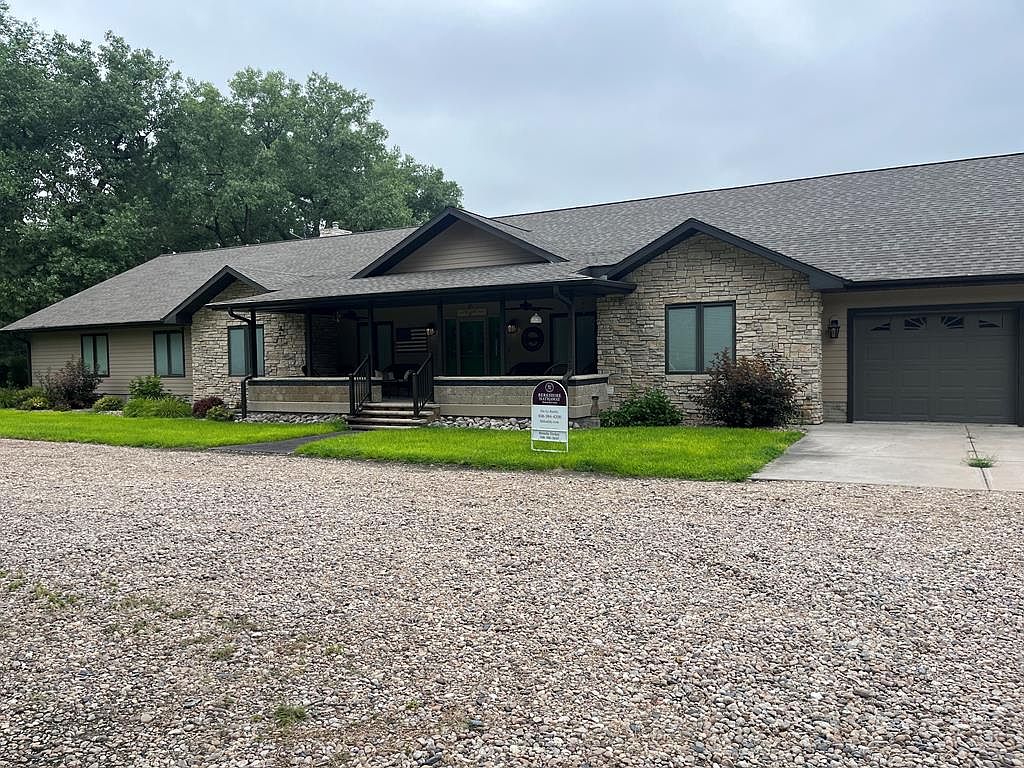 2412 2nd Ave, Boelus, NE 68820 | Zillow