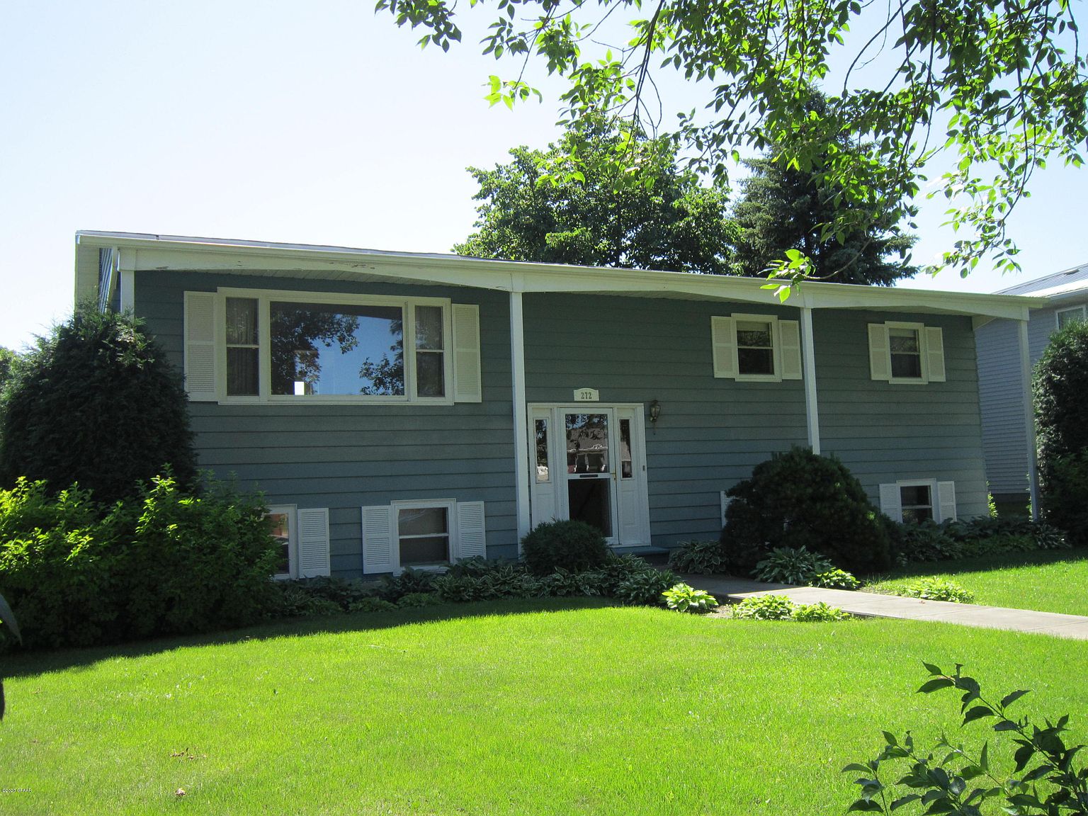 272 N 6th St, Pembina, ND 58271 | Zillow