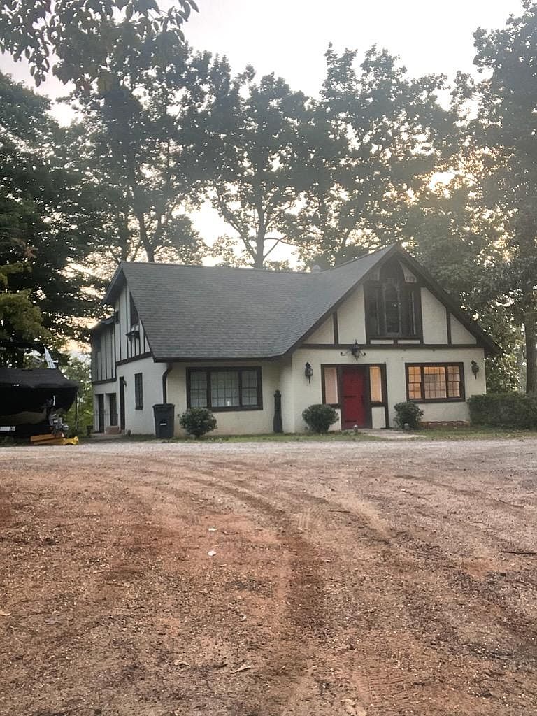 78 Country Club Rd UNIT B, Tryon, NC 28782 | Zillow