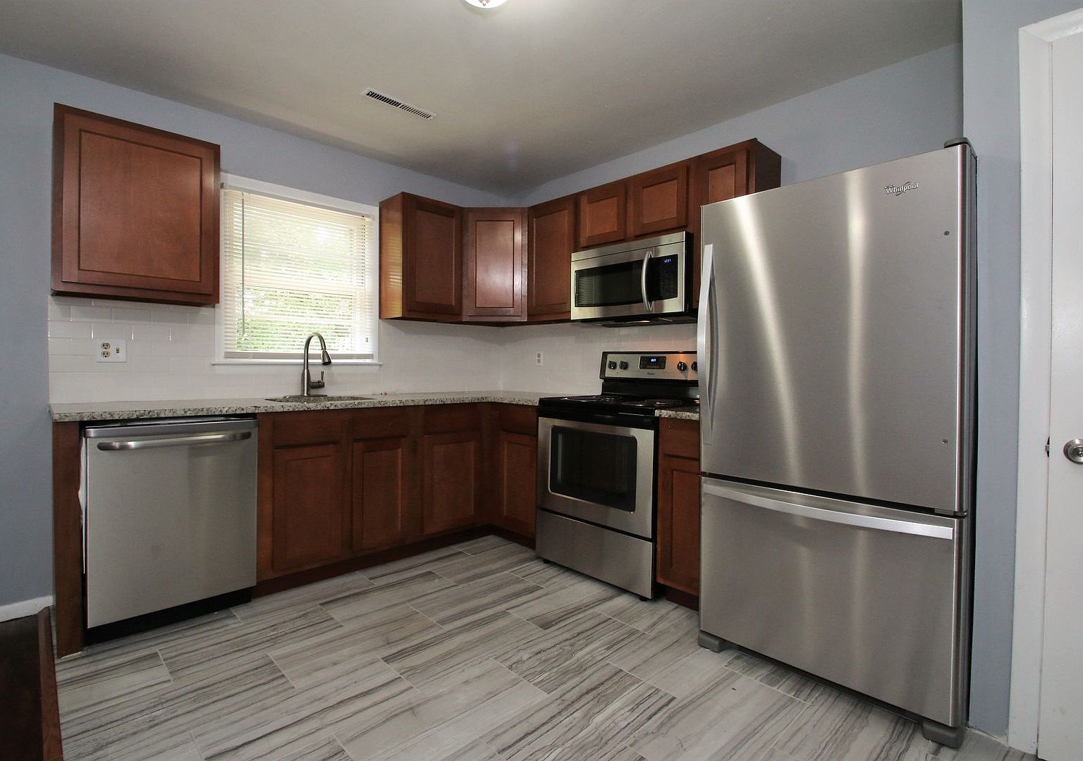 39 High Top Cres FLOOR 2, Hamden, CT 06514 | Zillow