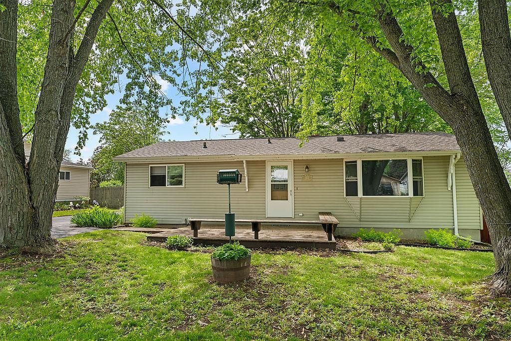 1513 Cardinal St, New London, WI 54961 | Zillow
